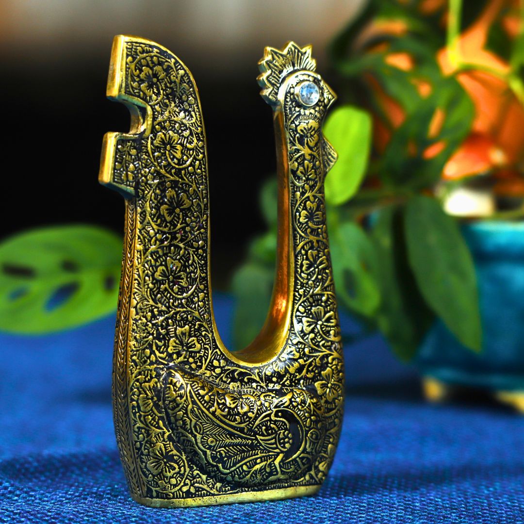 Handcrafted Showpieces |Small rooster in pure brass | Parodarsh