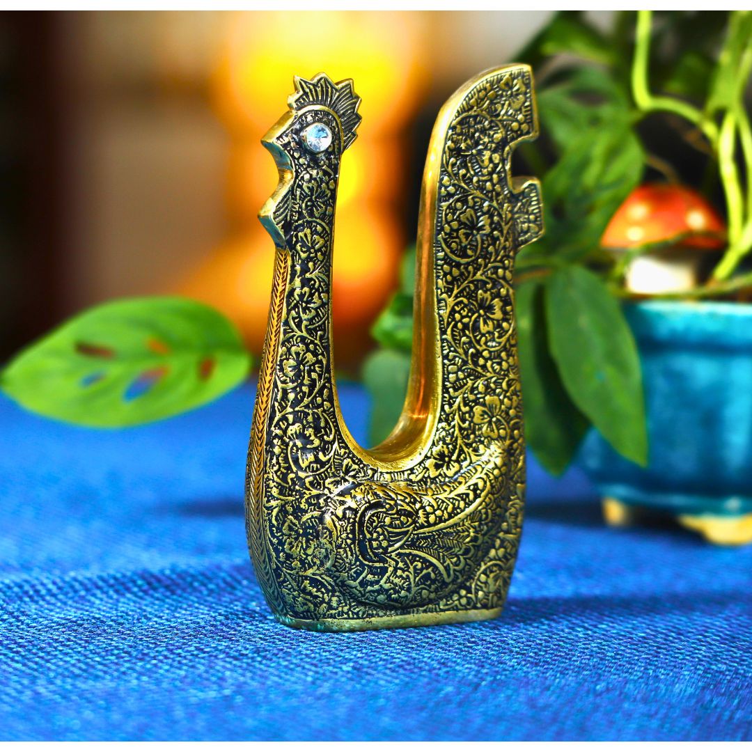 Handcrafted Showpieces |Small rooster in pure brass | Parodarsh
